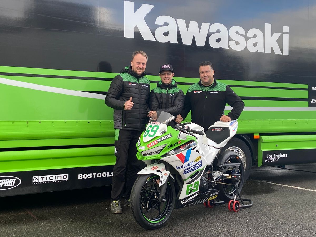 Impressive Booth-Amos signs new contract to stay in World Supersport ...
