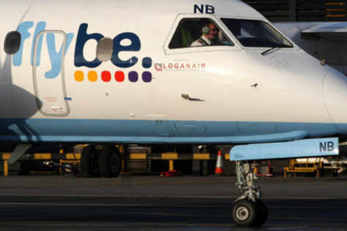 Flybe flight close to Birmingham Airport crash | Express & Star