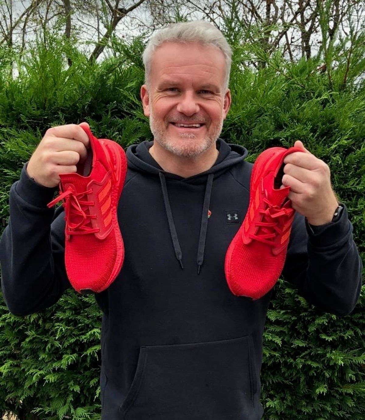 Ian walking length of the UK for hospice which cares for his terminally ...