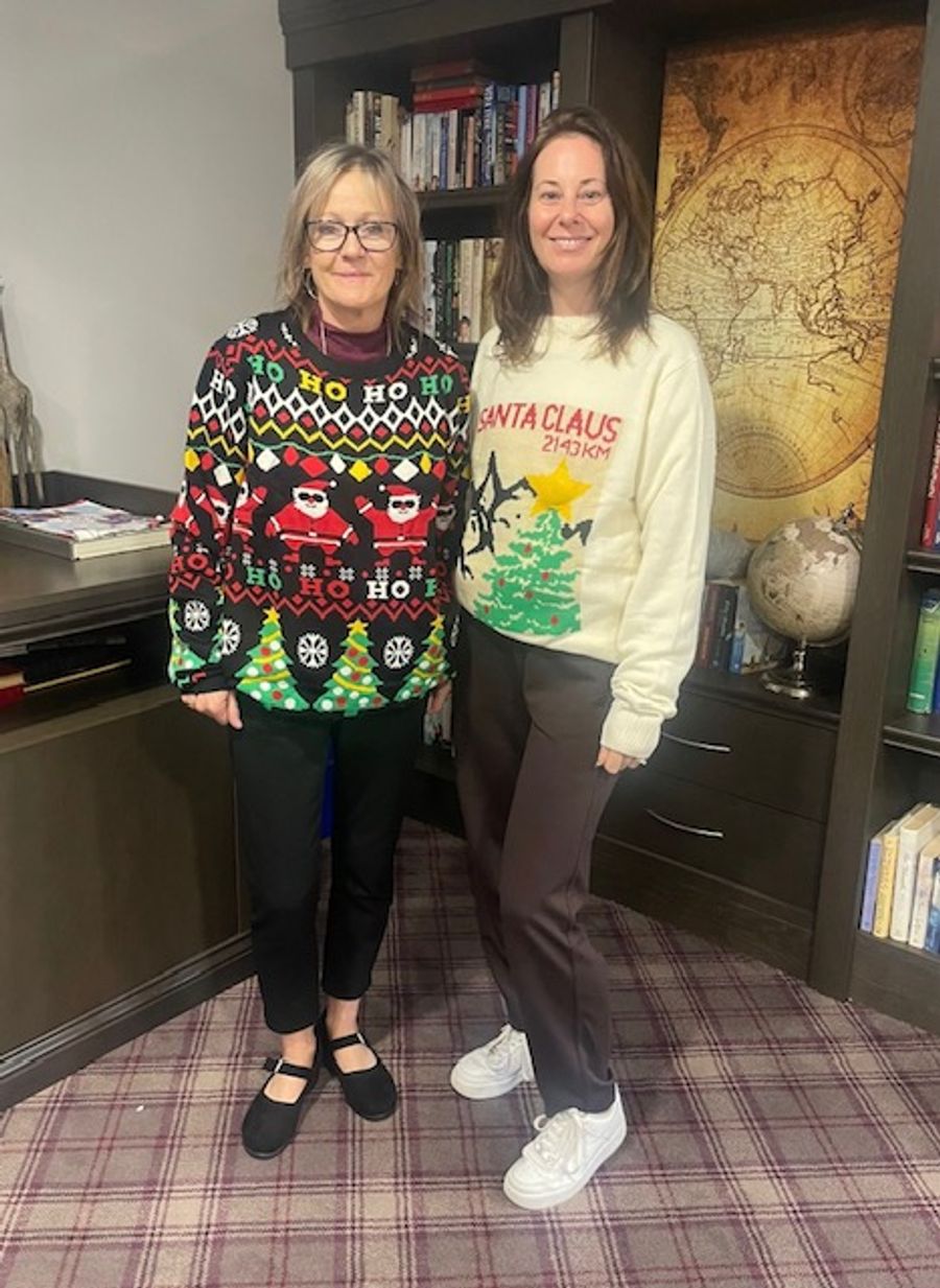 Sedgley Court spreads Christmas cheer for children in Dudley hospital ...