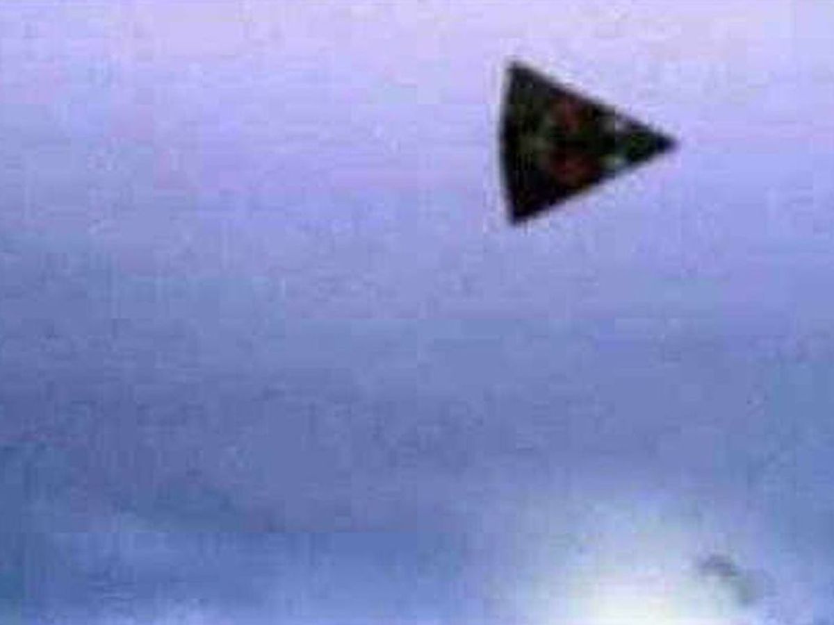 Watch: Could this be another UFO spotted in Black Country skies? Father ...