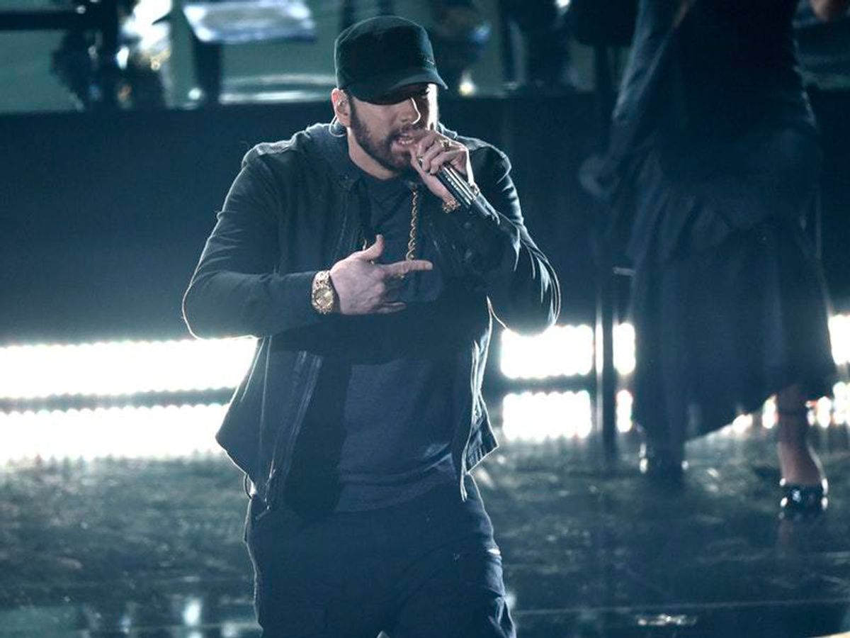Eminem makes surprise appearance at the Oscars years after winning ...
