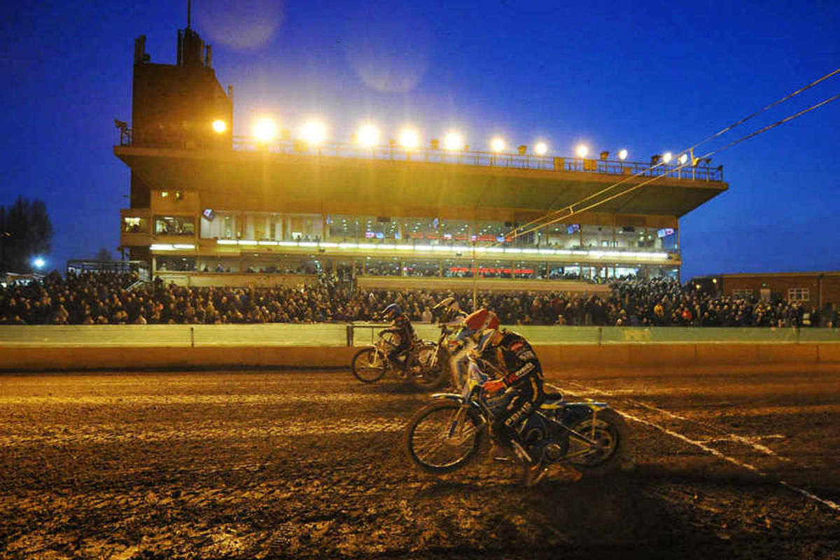 Wolves speedway finish with a flourish on opening night - WATCH ...