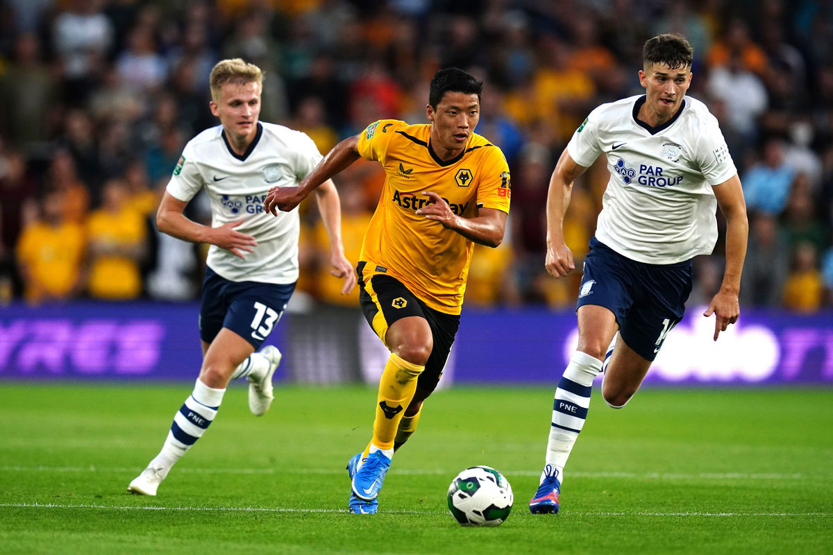 Wolves strikers 'need help' with midfield runs insists Hwang Hee-chan ...