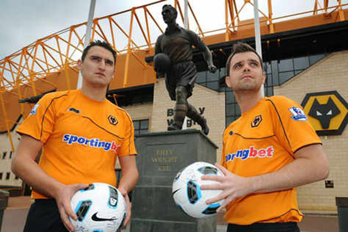 Models kick off Wolves kit campaign | Express & Star