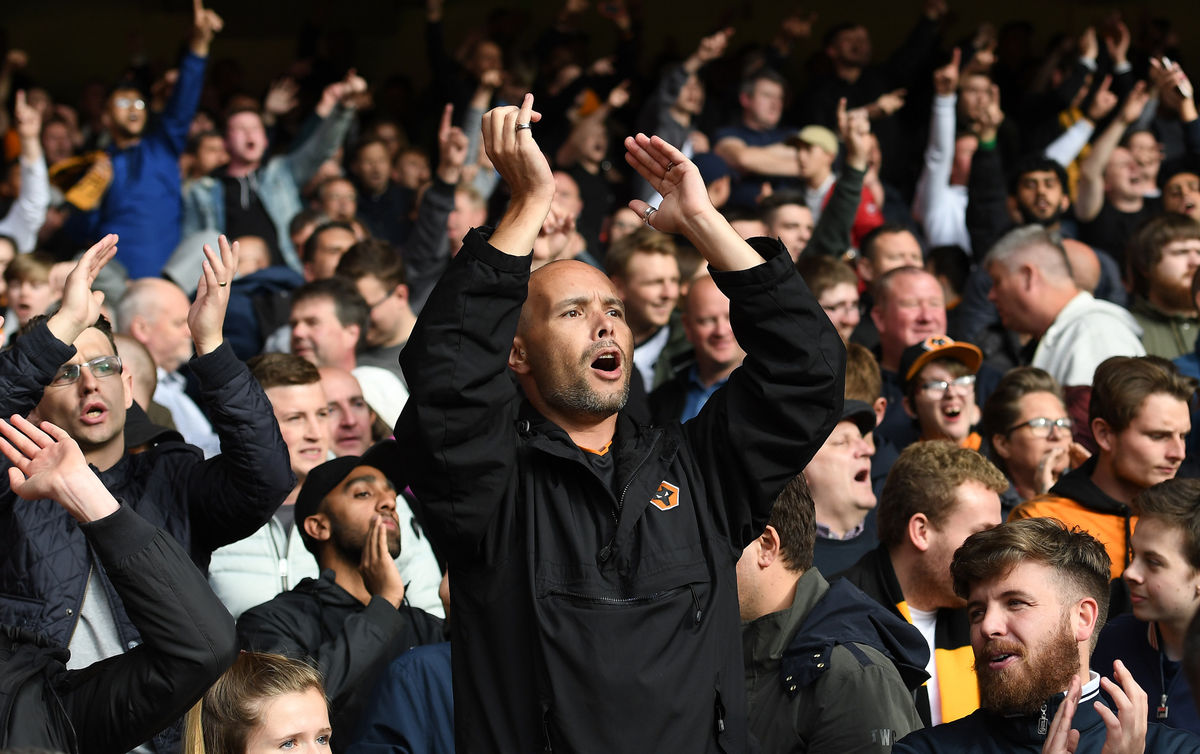 Big crowd hopes to roar Wolves to top | Express & Star