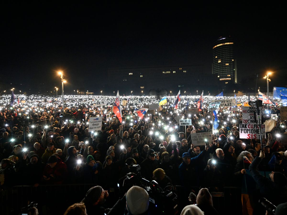 Thousands gather in Slovakia to protest against PM’s pro-Russian ...