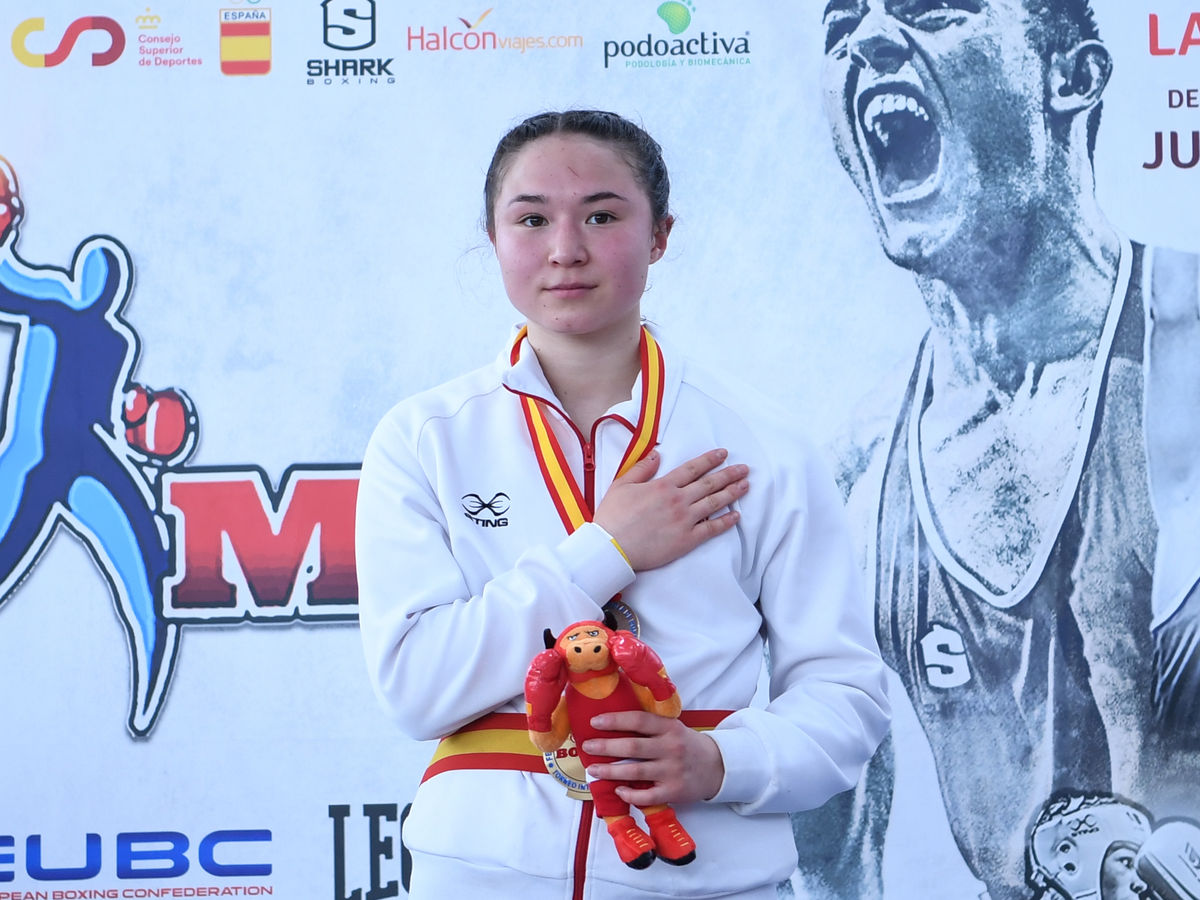 Stafford boxing star Amy Nolan strikes gold in first tournament ...