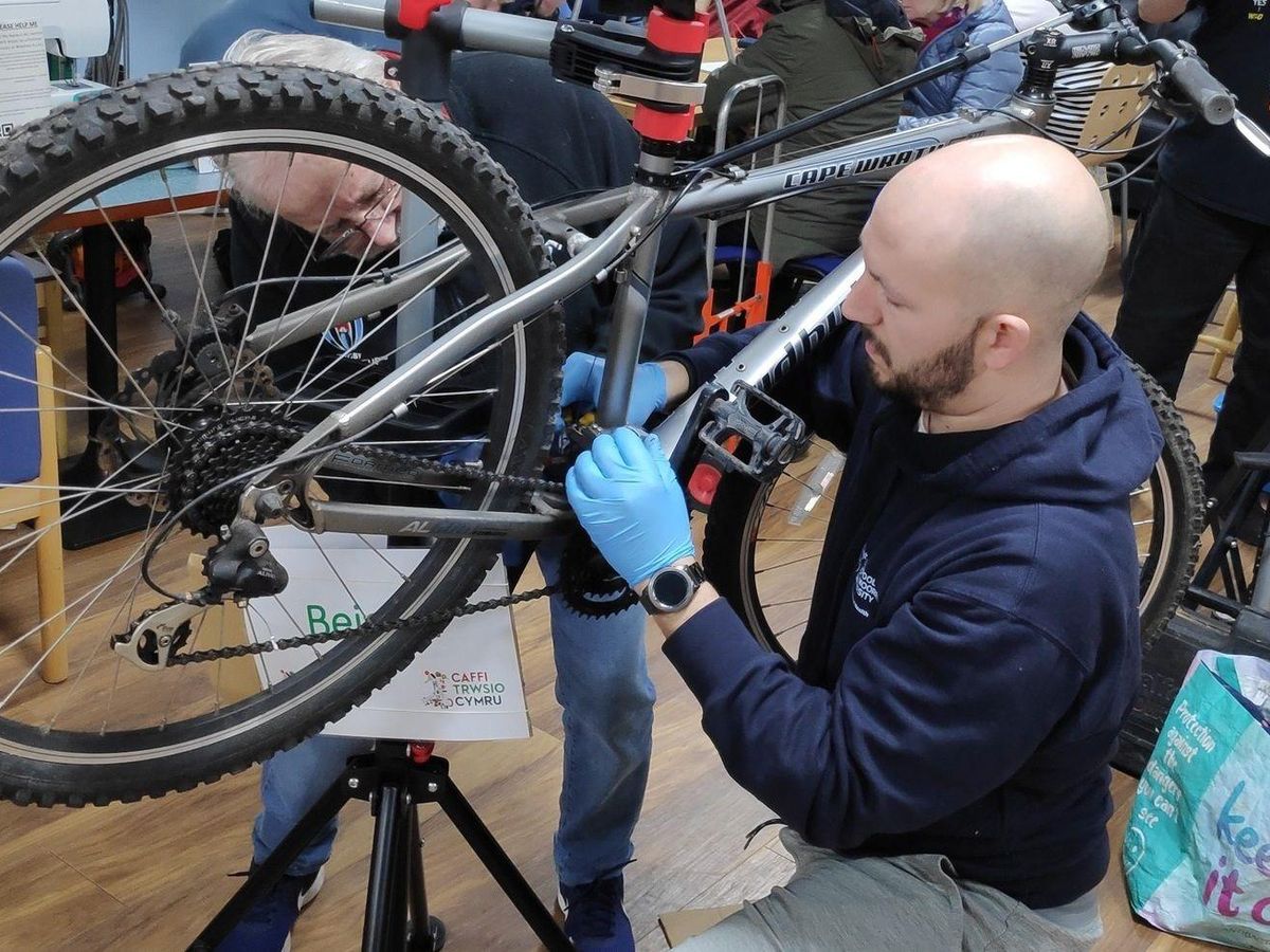 Legendary snooker man Rex Williams to visit Halesowen | Express & Star