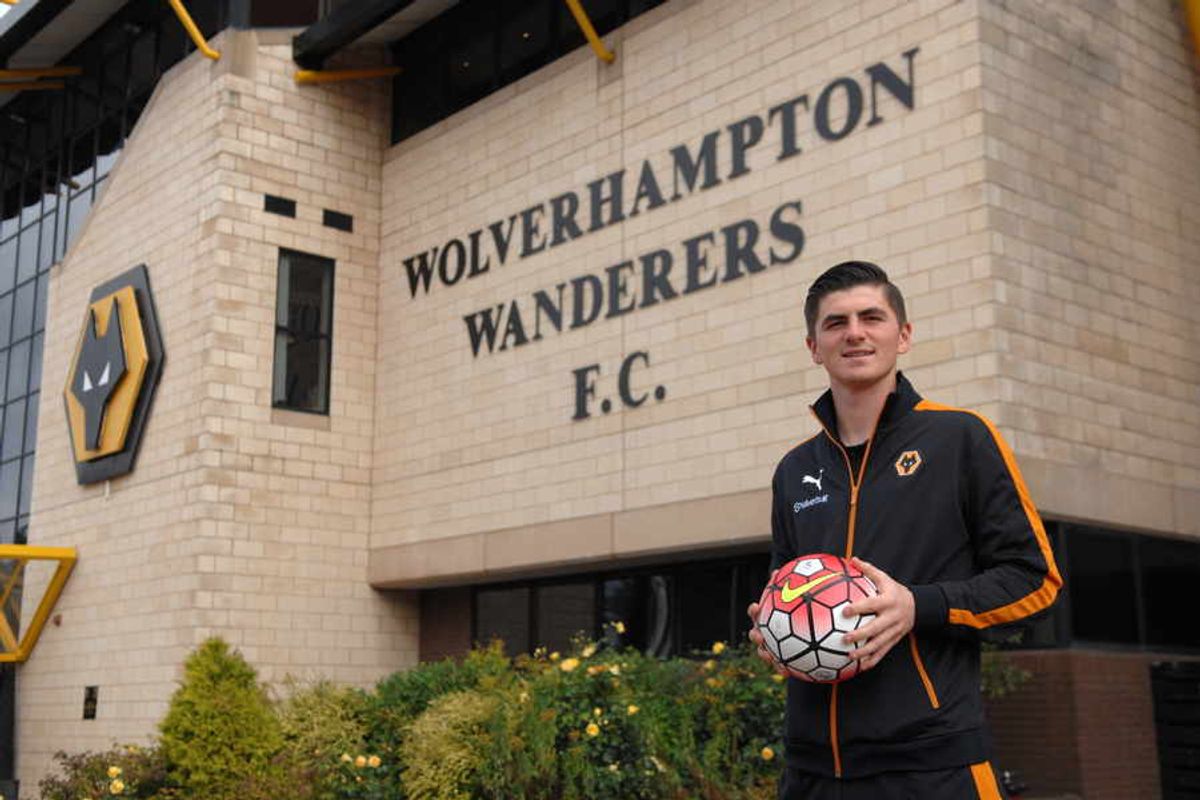 Highly-rated Wolves keeper seals loan move | Express & Star