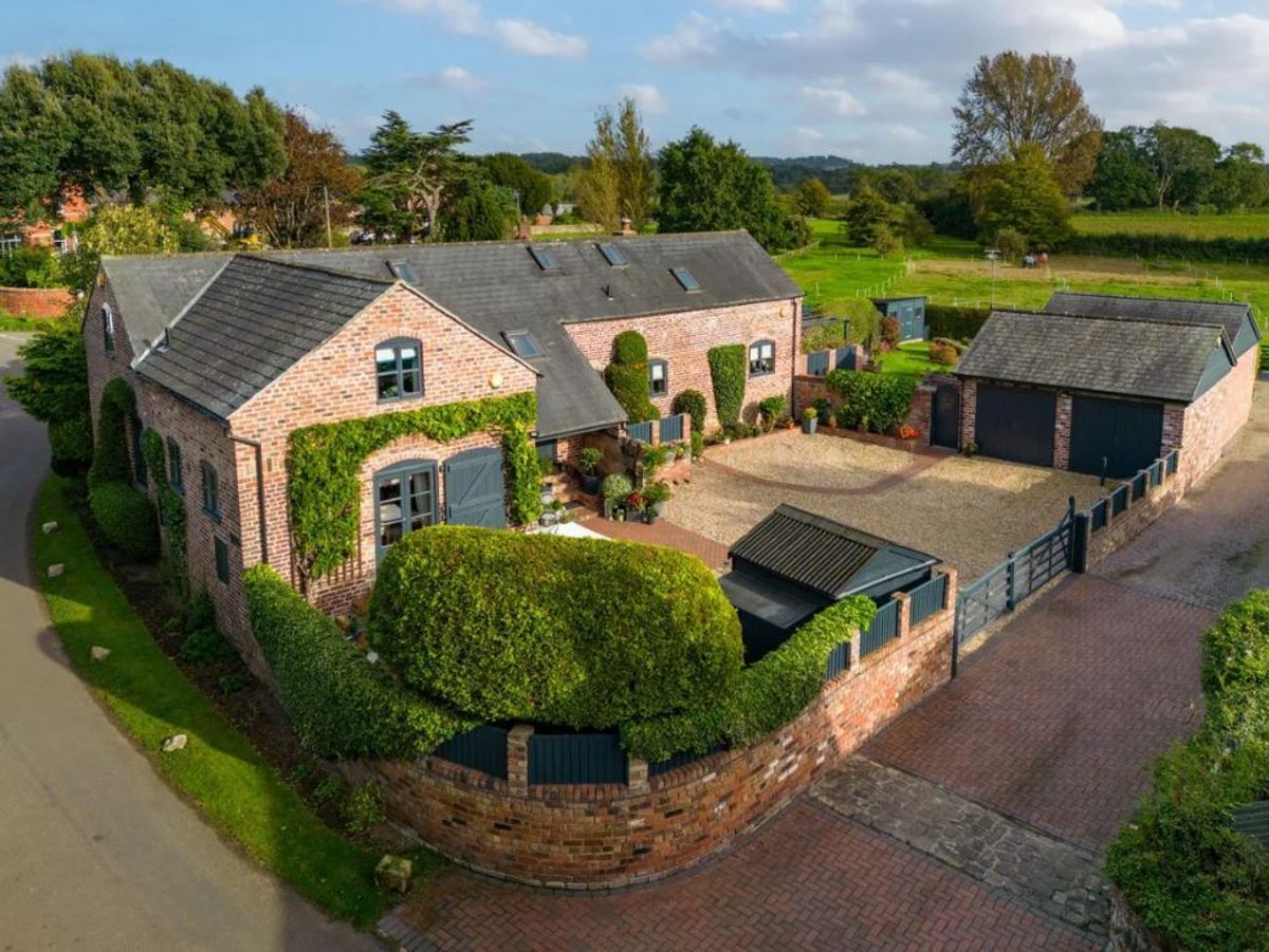 7 stunning converted barns for sale in Shropshire right now ...