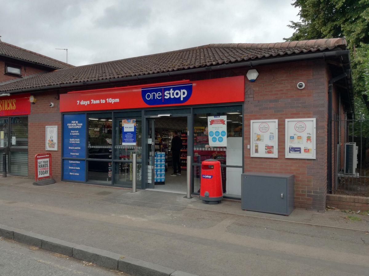 Community gets new One Stop shop opens in Newbridge | Express & Star