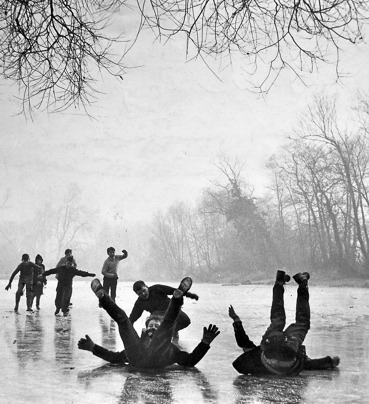 Seven nostalgic photos show people shaking off the festive cobwebs on ...