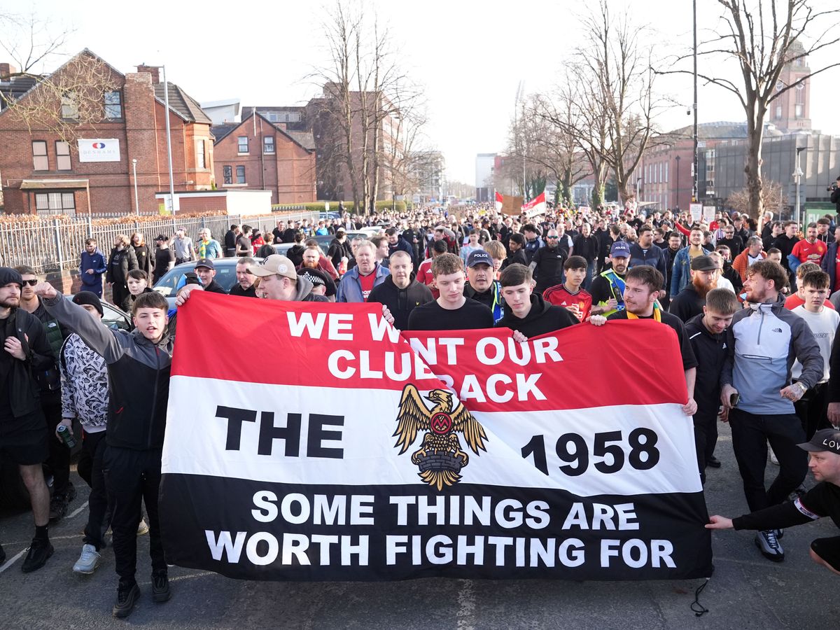 Manchester United fans announce opening day protest and say ‘Jim Can’t ...