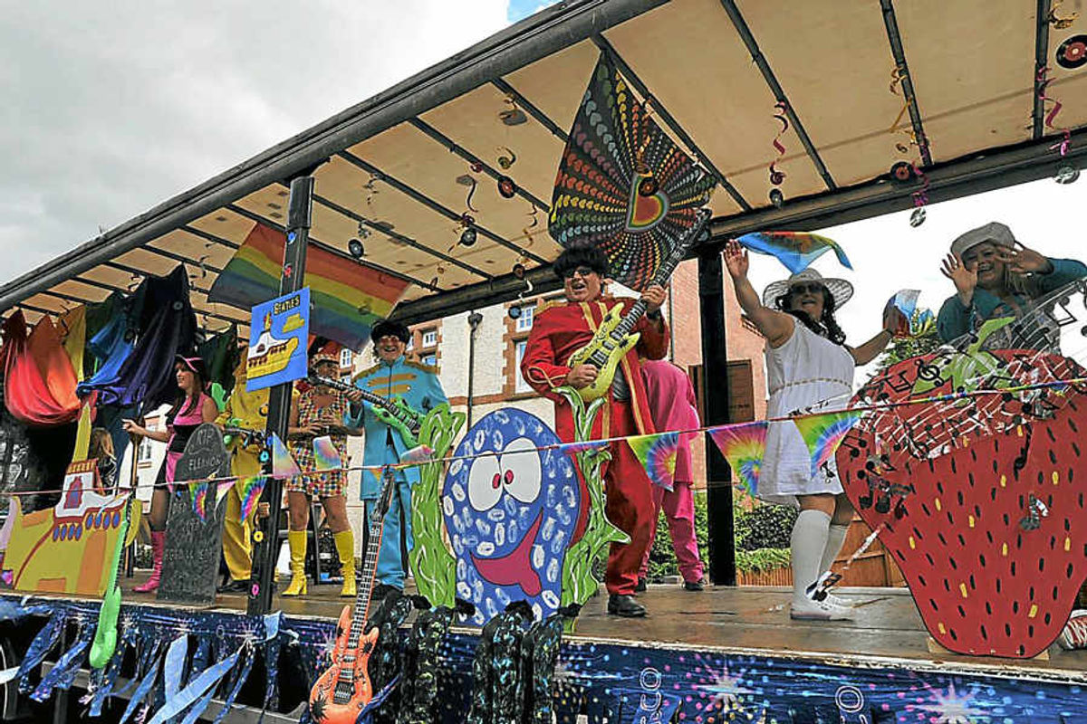 Annual Stourport carnival attracts hundreds as celebrations take over ...