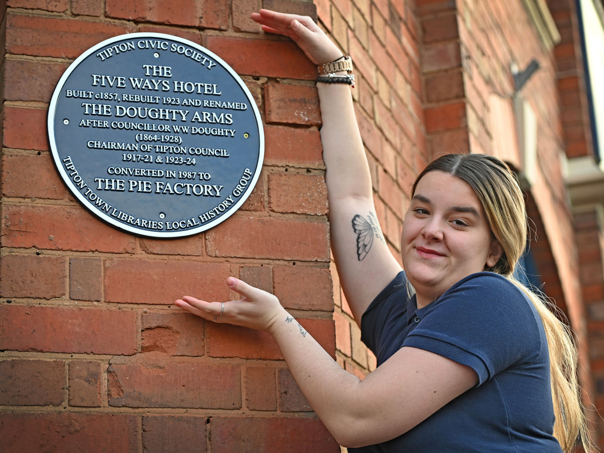 See unveiling of blue plaque marking 100 years of Tipton's famous Pie ...