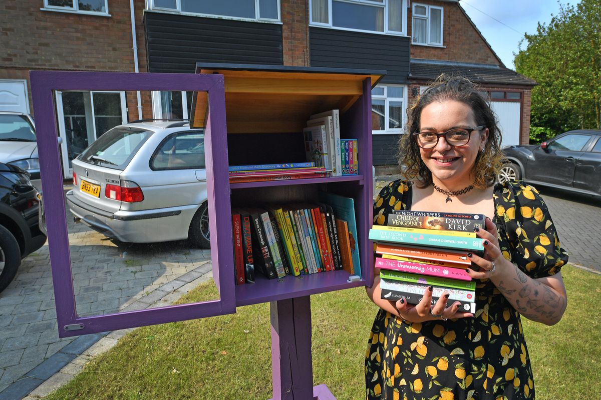 Is this the Black Country's smallest library? Dudley mother creates ...