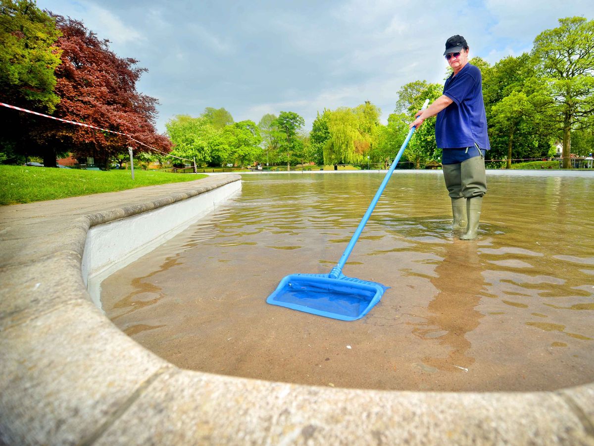 Wolverhampton paddling pools almost ready for summer | Express & Star