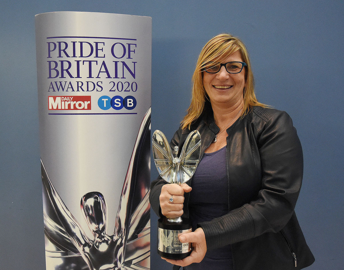 Heroic police officer, 48, is to receive Pride of Britain Award ...