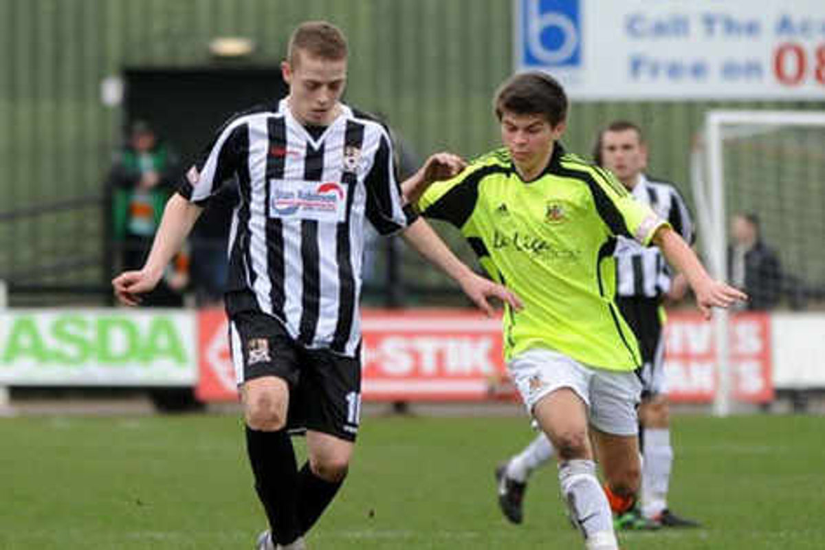 Rangers extend Sean Kinsella loan | Express & Star