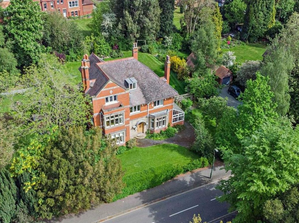 Take a look inside Edwardian mansion near the centre of Shrewsbury ...