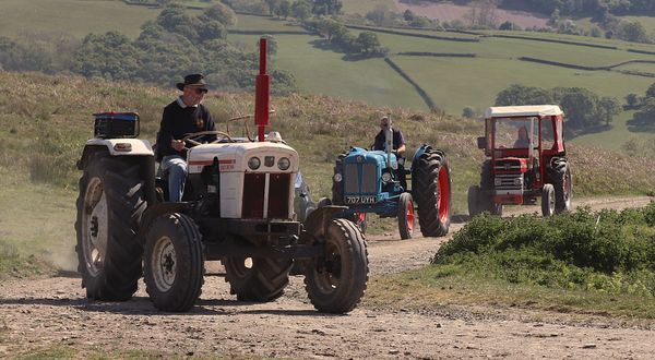 In photos: Tractors and 4x4s turn out to support Hundred House Hall ...