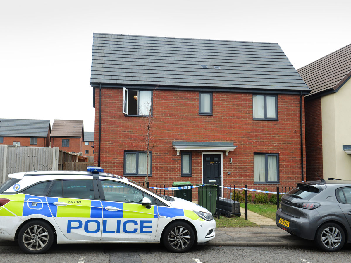 Four men taken to hospital after triple stabbing in Smethwick | Express ...
