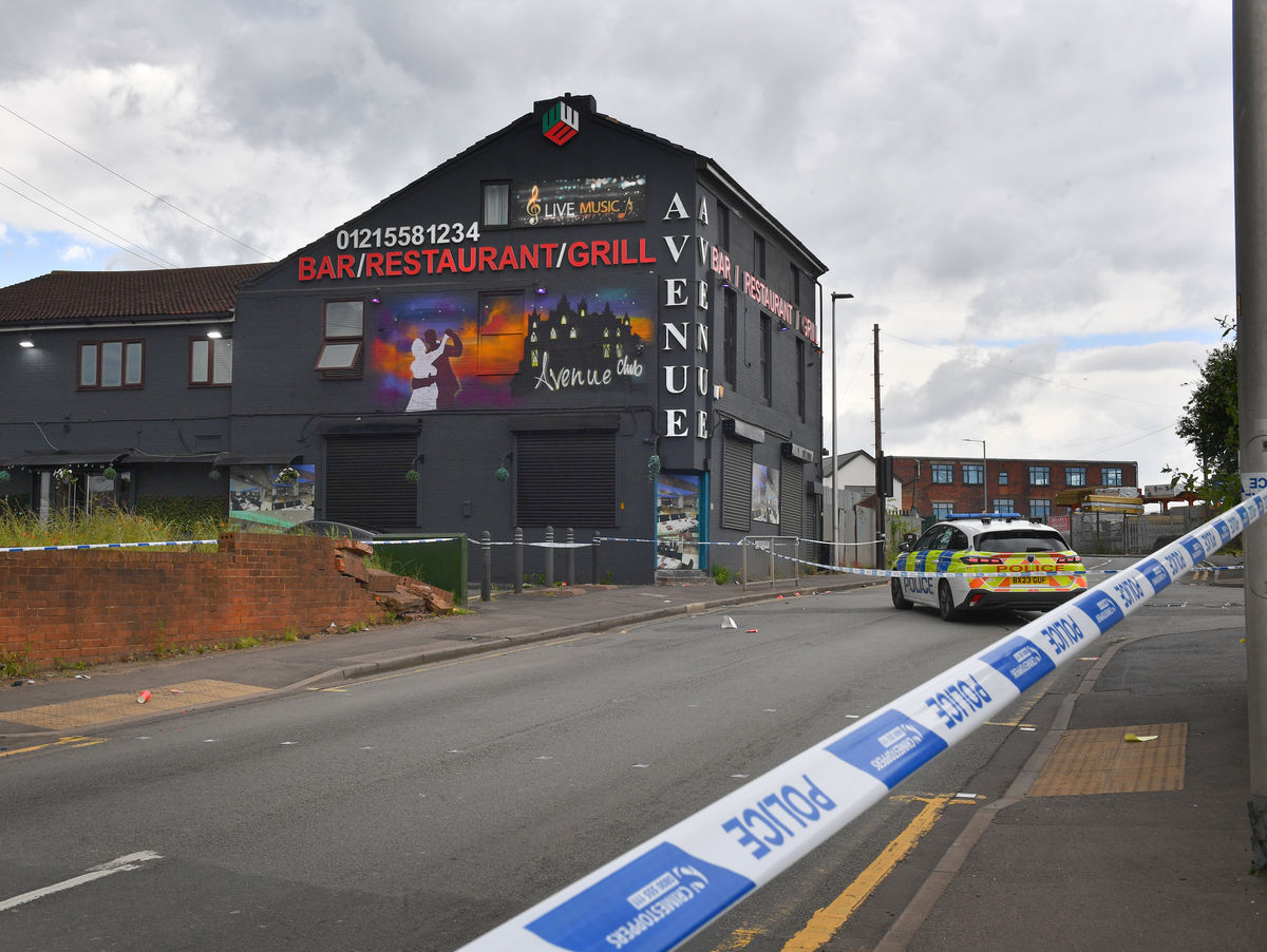 Police remain at scene of Smethwick shooting as investigation continues ...