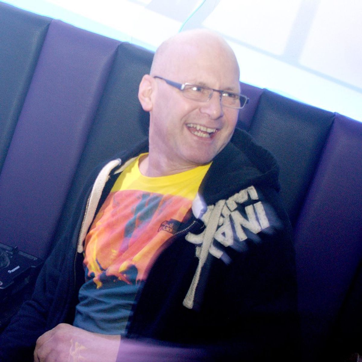 Tributes to Mid Wales DJ and voice of the airwaves | Shropshire Star