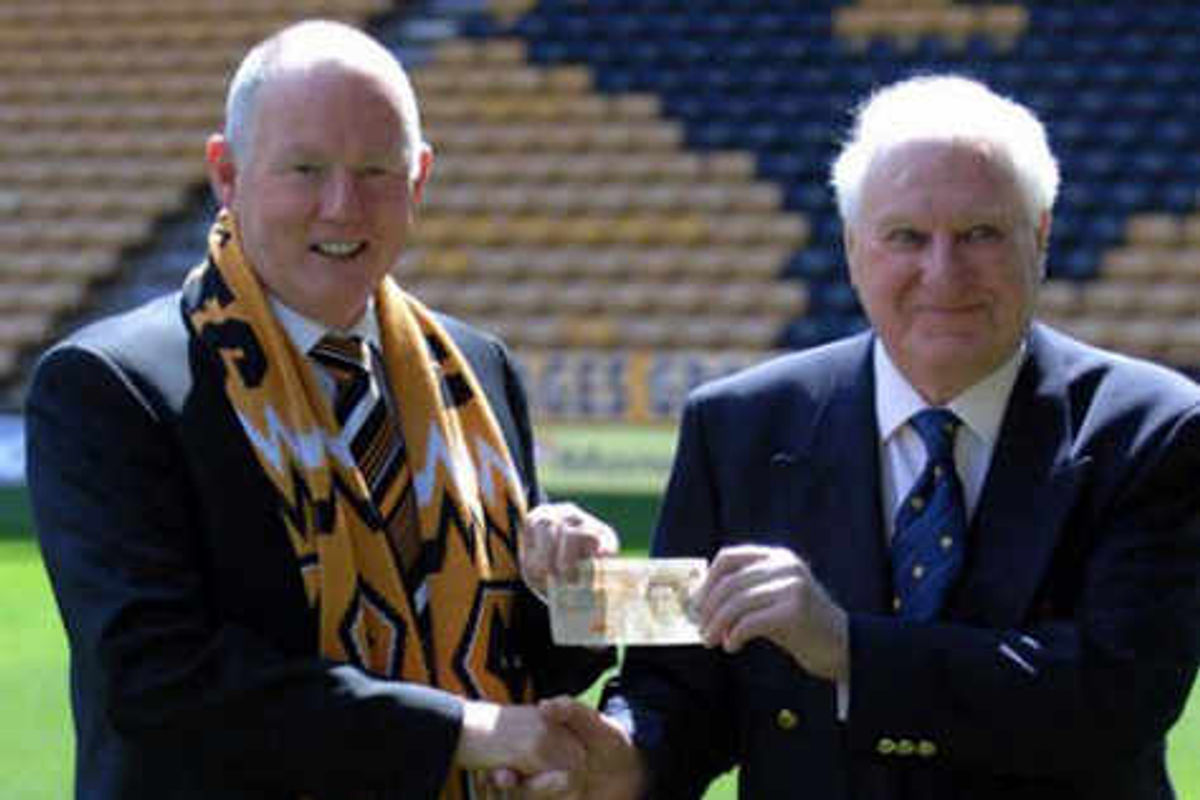 Wolves saviour Sir Jack Hayward at war with family | Express & Star