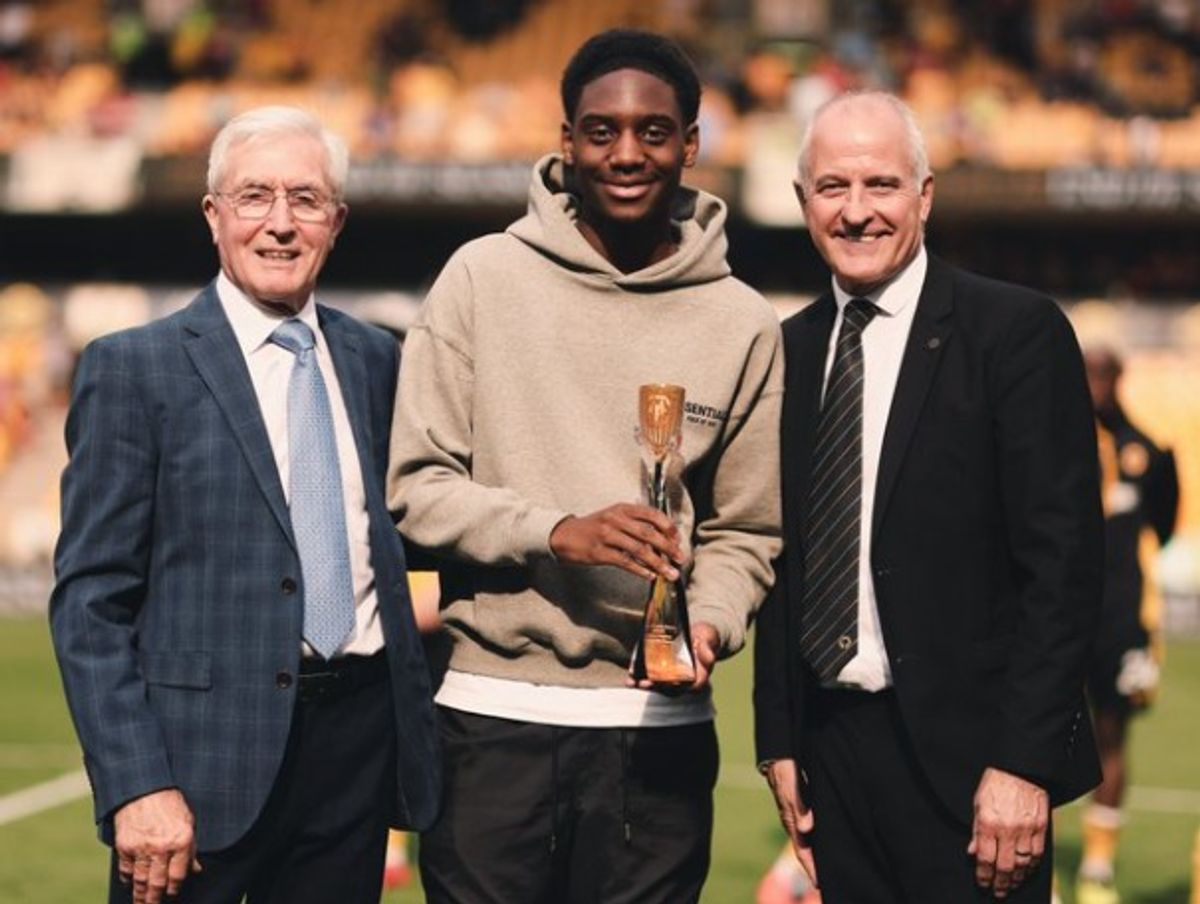 Wolves sign starlet to two-year extension | Express & Star