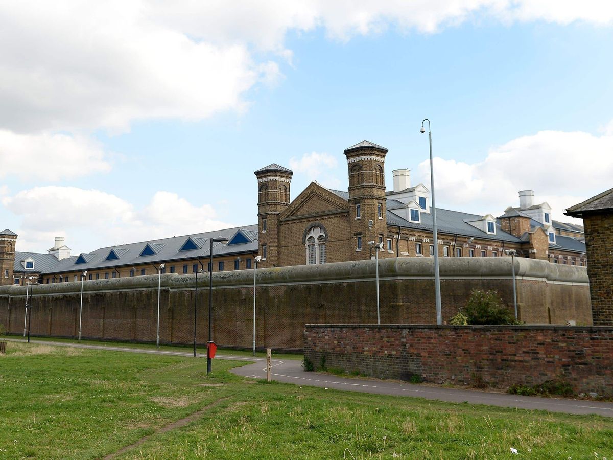 Police arrest prisoner who absconded from London hospital | Express & Star