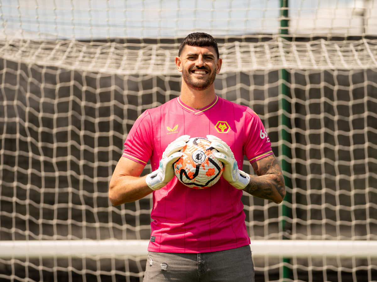 Wolves sign third choice goalkeeper Tom King | Express & Star