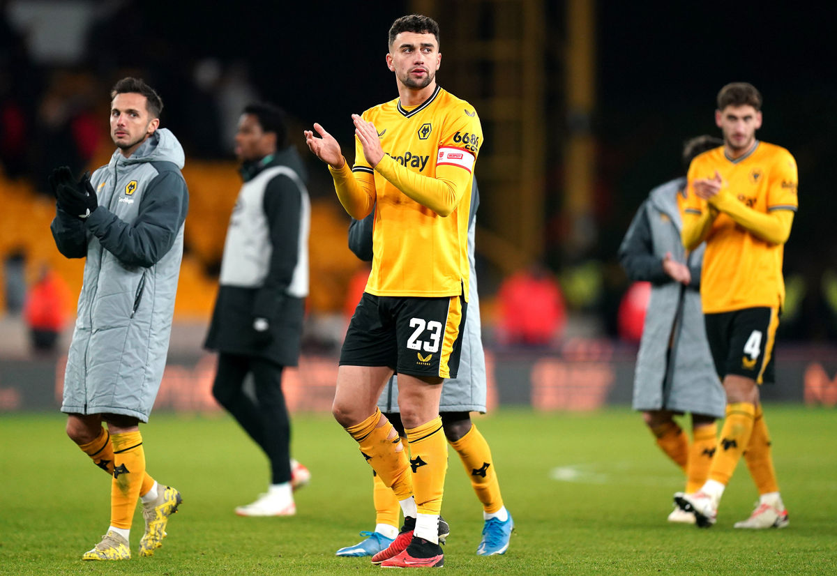 Dave Edwards: Wolves players continue to lift Molineux atmosphere ...