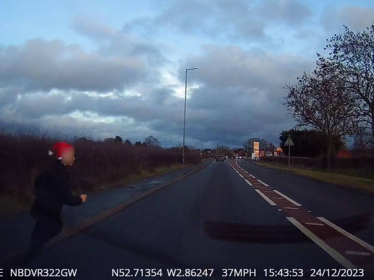 Shocking dash-cam footage shows child's near miss with car on Christmas ...