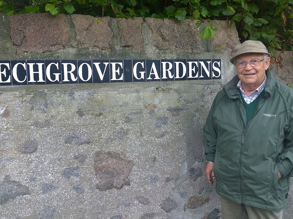 The Beechgrove Garden host Jim McColl dies aged 89 | Express & Star