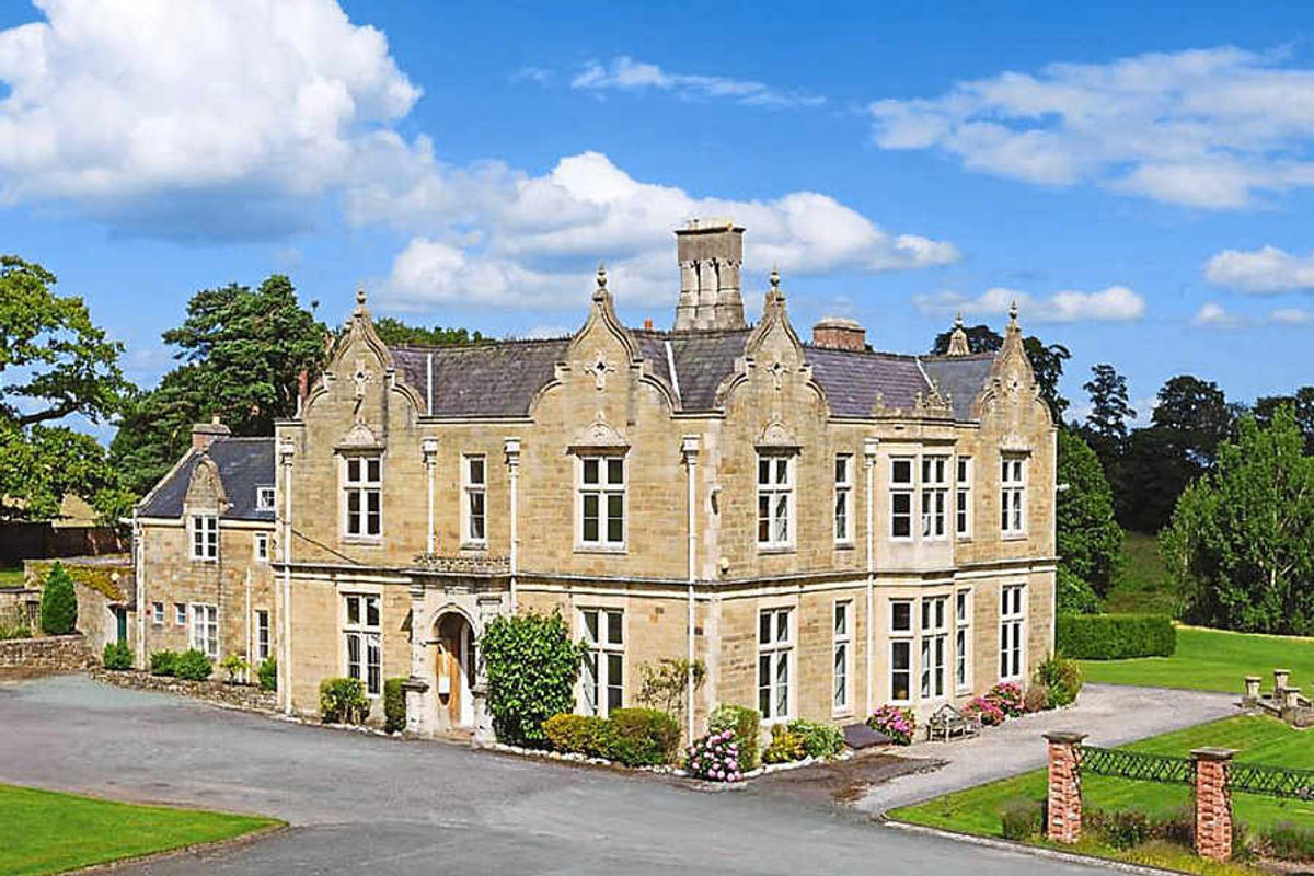 Oswestry's Oakhurst Hall on sale for eye-watering £1.85 million ...