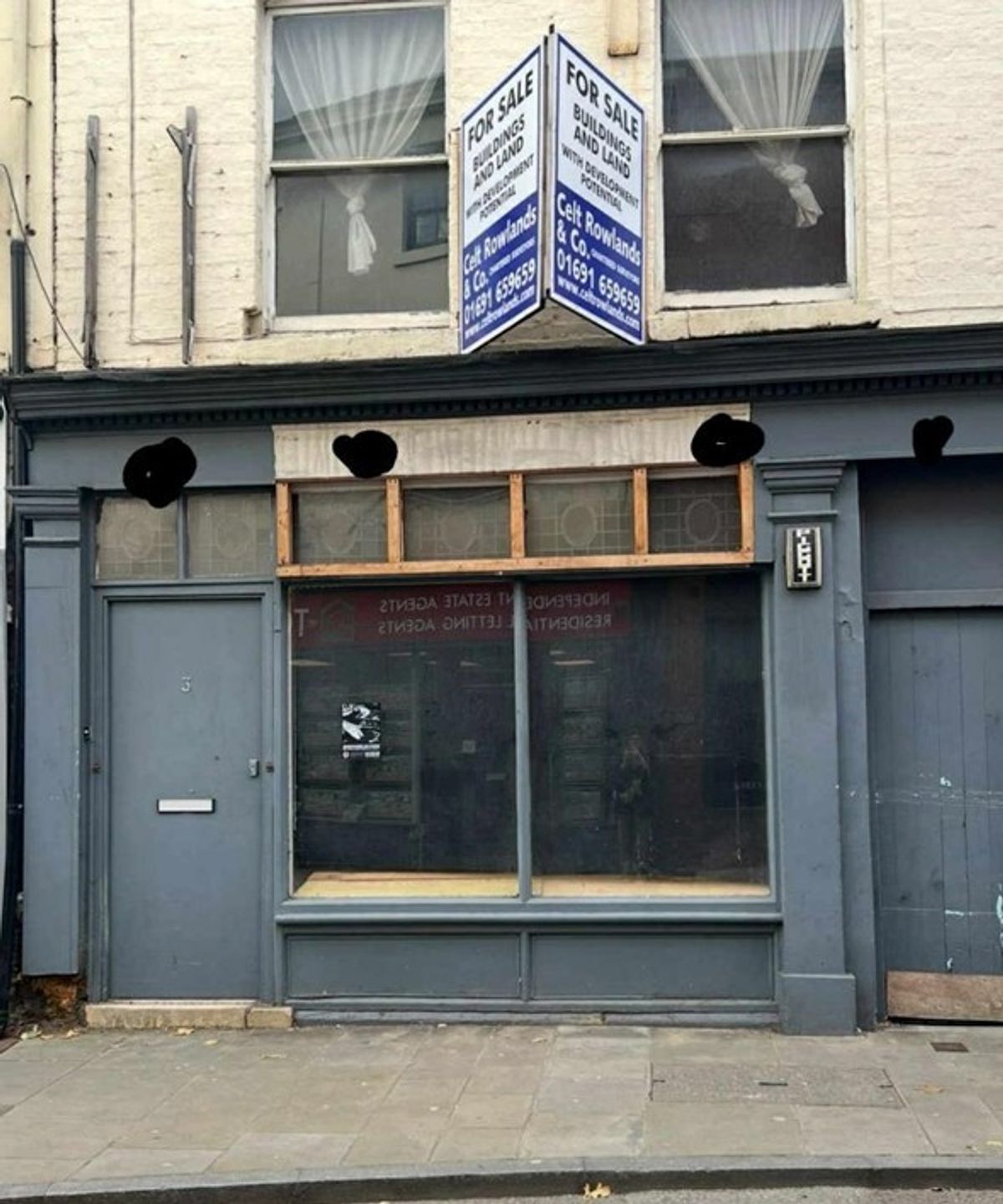 Oswestry barbers refused permission for illuminated signage ...