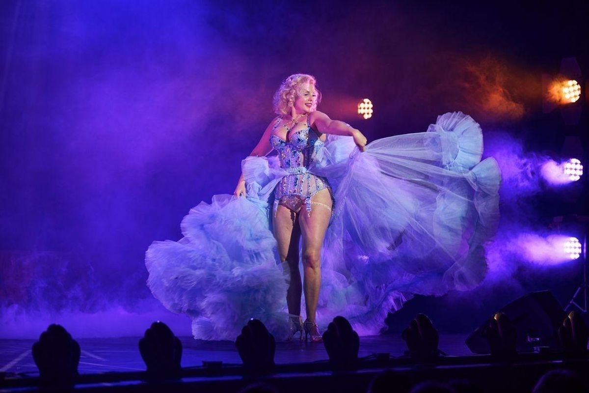 Burlesque show delivers a night of fun but cheeky entertainment ...