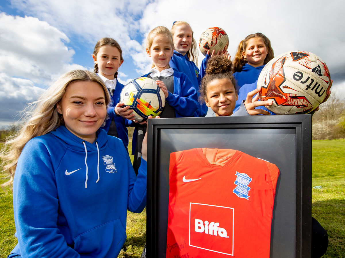 Football star Lily Simkin pays inspirational visit to her former ...