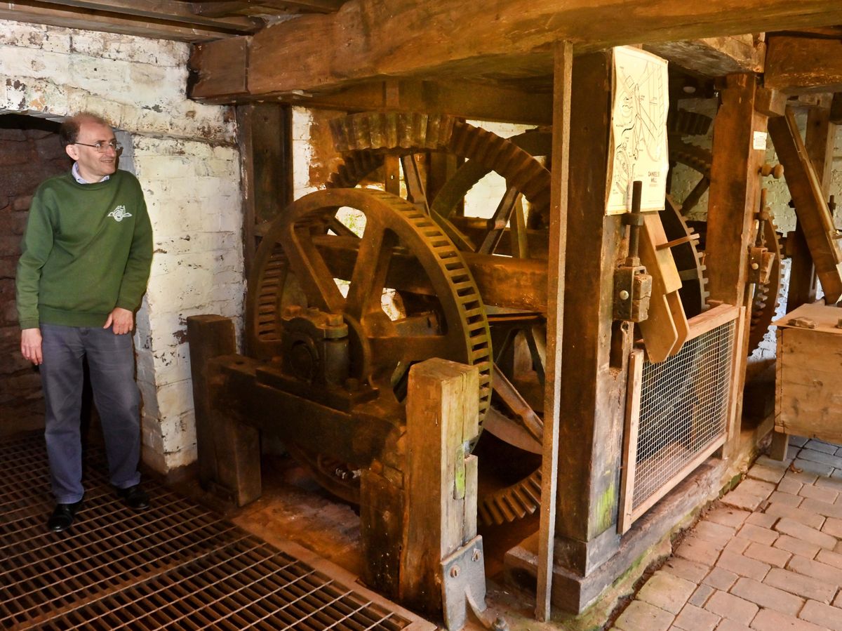 Watch as historic waterwheel turns again for first time in four years ...