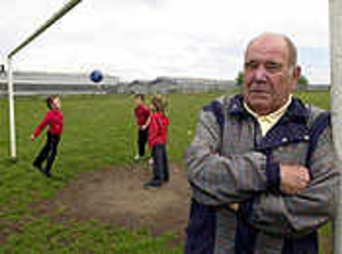 Campaign for Deeley tribute | Express & Star