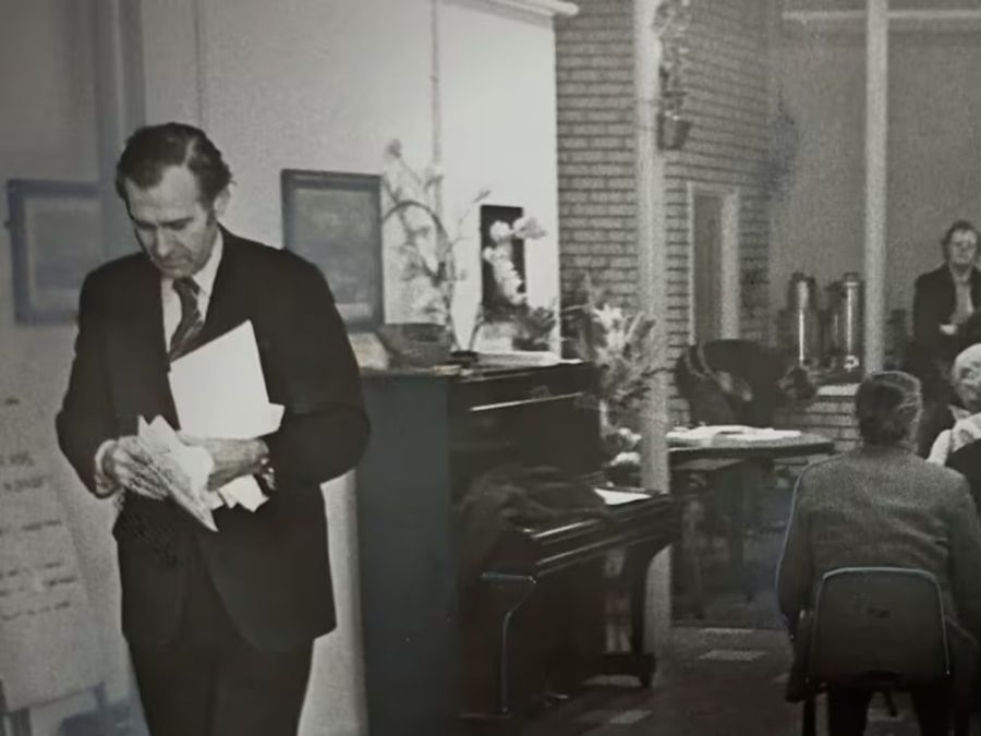 17 pictures capturing the remarkable rise and fall of John Stonehouse ...