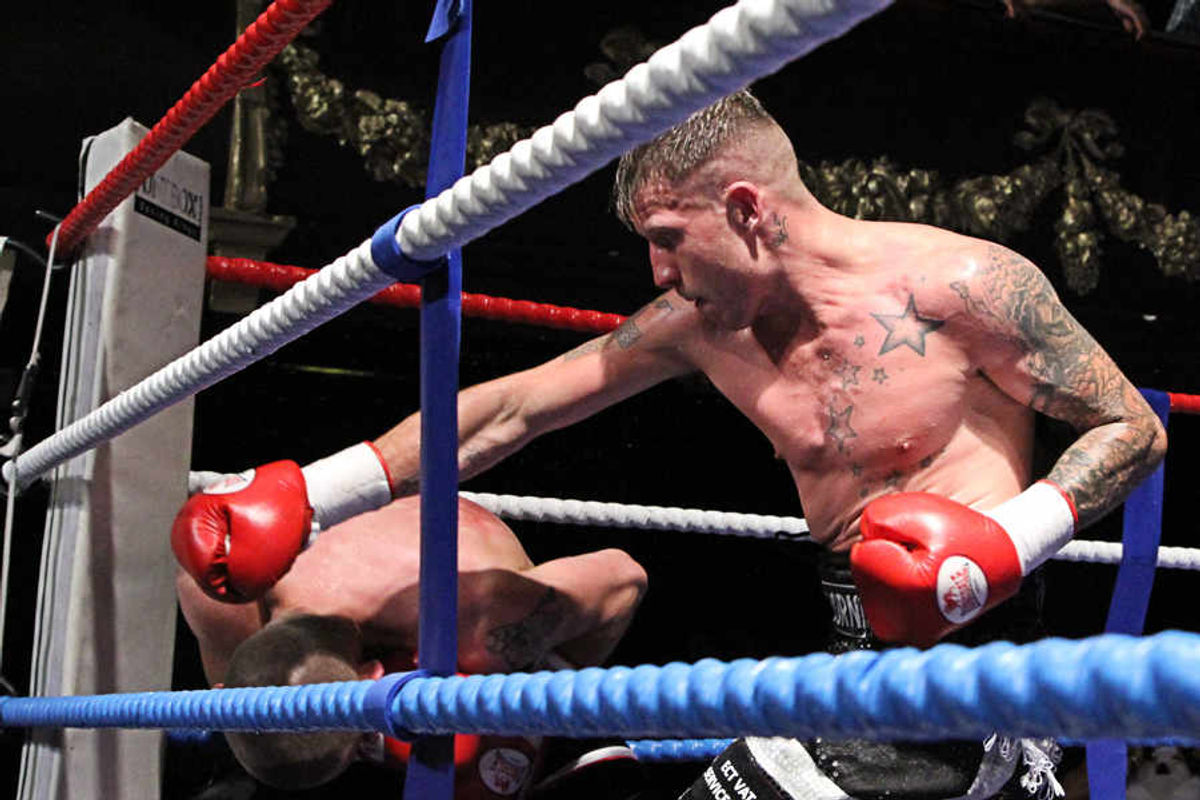 Jason Welborn moves up to light middleweight | Express & Star