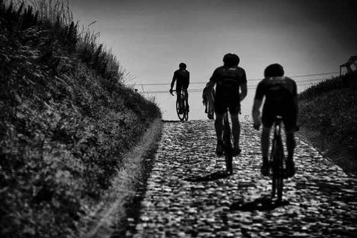 Former Wolves star Geoff Thomas and his team of ten hit 118 miles of ...