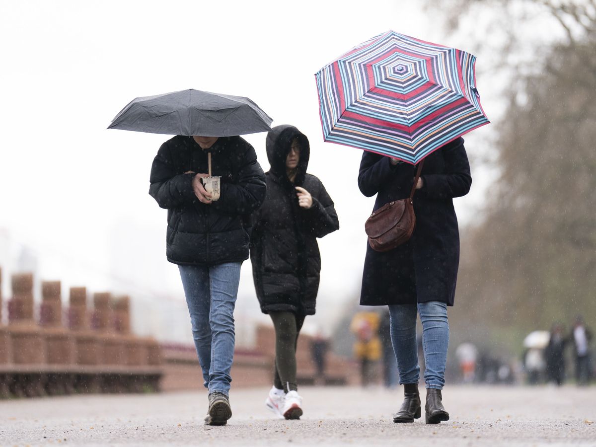 Storm Noa sweeps in across UK with 70mph gusts in some areas ...