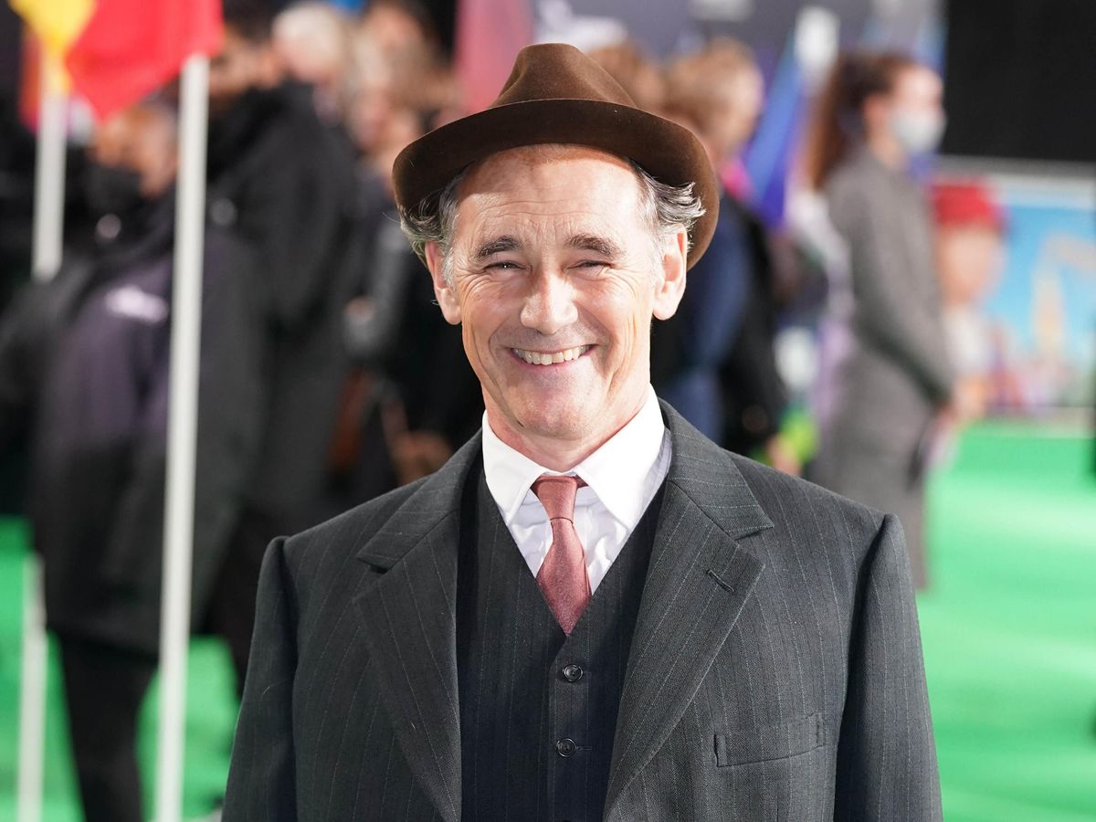 Mark Rylance backs youth theatre’s ‘gender change’ Romeo And Juliet ...