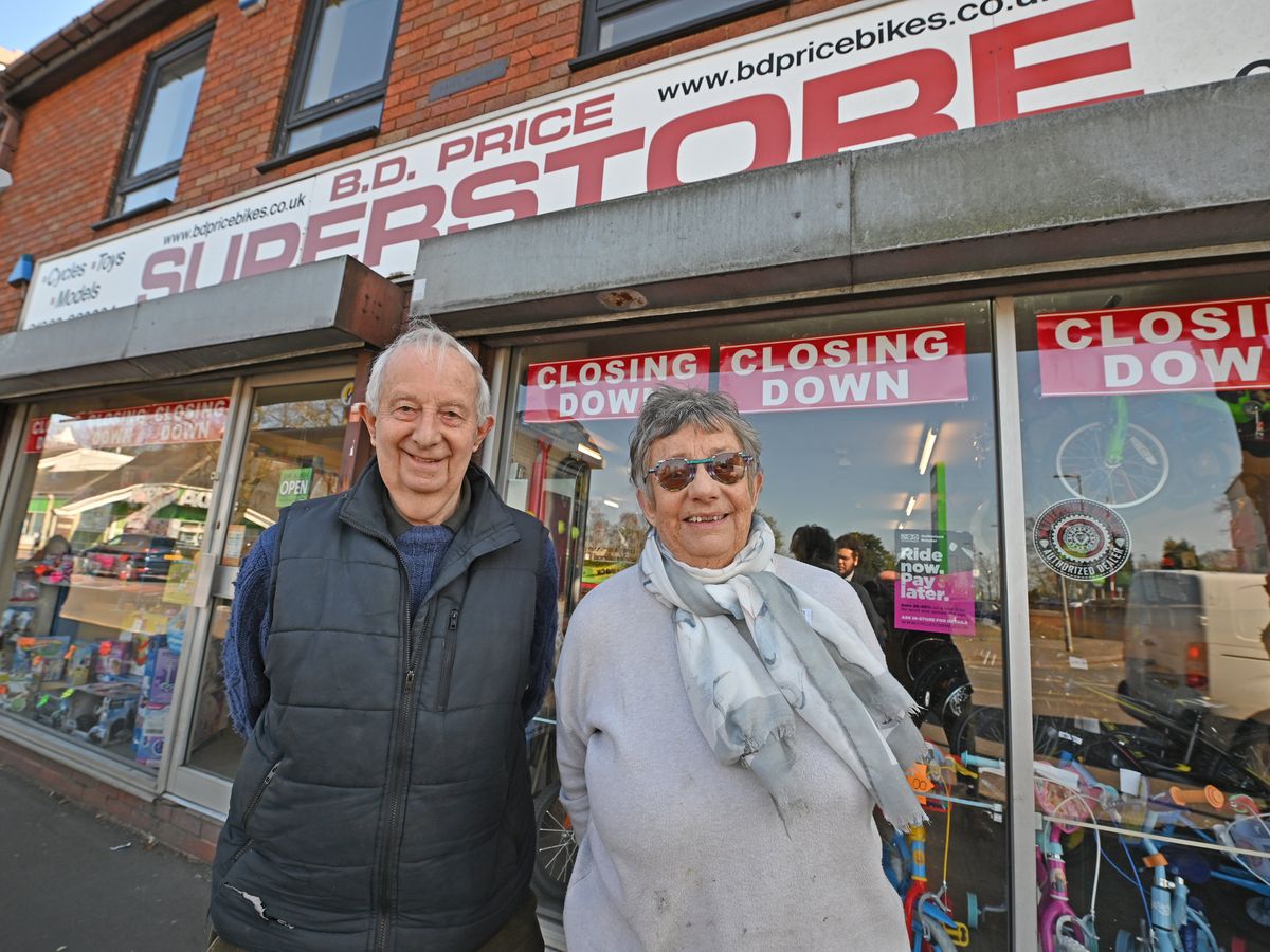 Pictures from the past: Dudley High Street and Market Place throughout ...