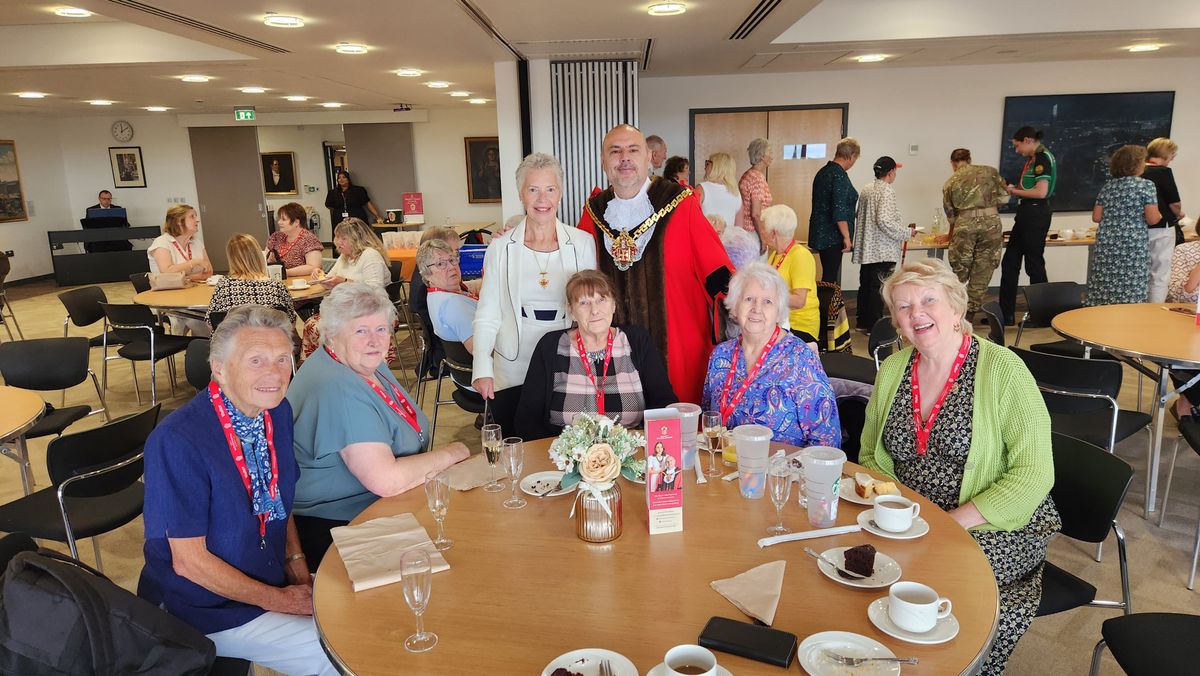 Behind the scenes glimpse at work of mayor raises £600 for charity ...