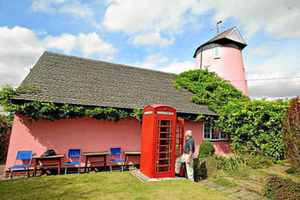 Pink windmill home is no longer for sale | Express & Star